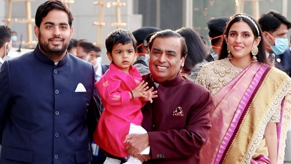 முகேஷ் அம்பானி பேத்தி பெயர் இதுவா? வாவ் செம கியூட்..! | Ambani Family ...
